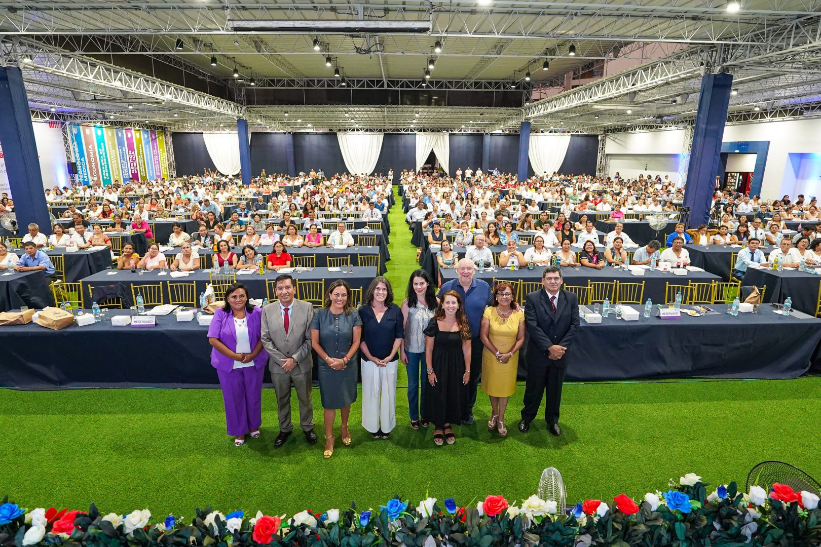 Más de 4,000 personas participaron en la primera Réplica de CADE ...